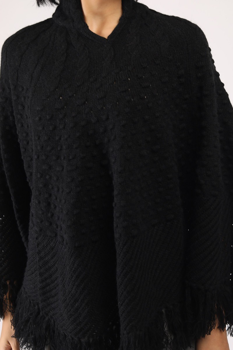 Women Ponchos, Capes & Kaftans Online - Buy Branded and Designer Poncho ...